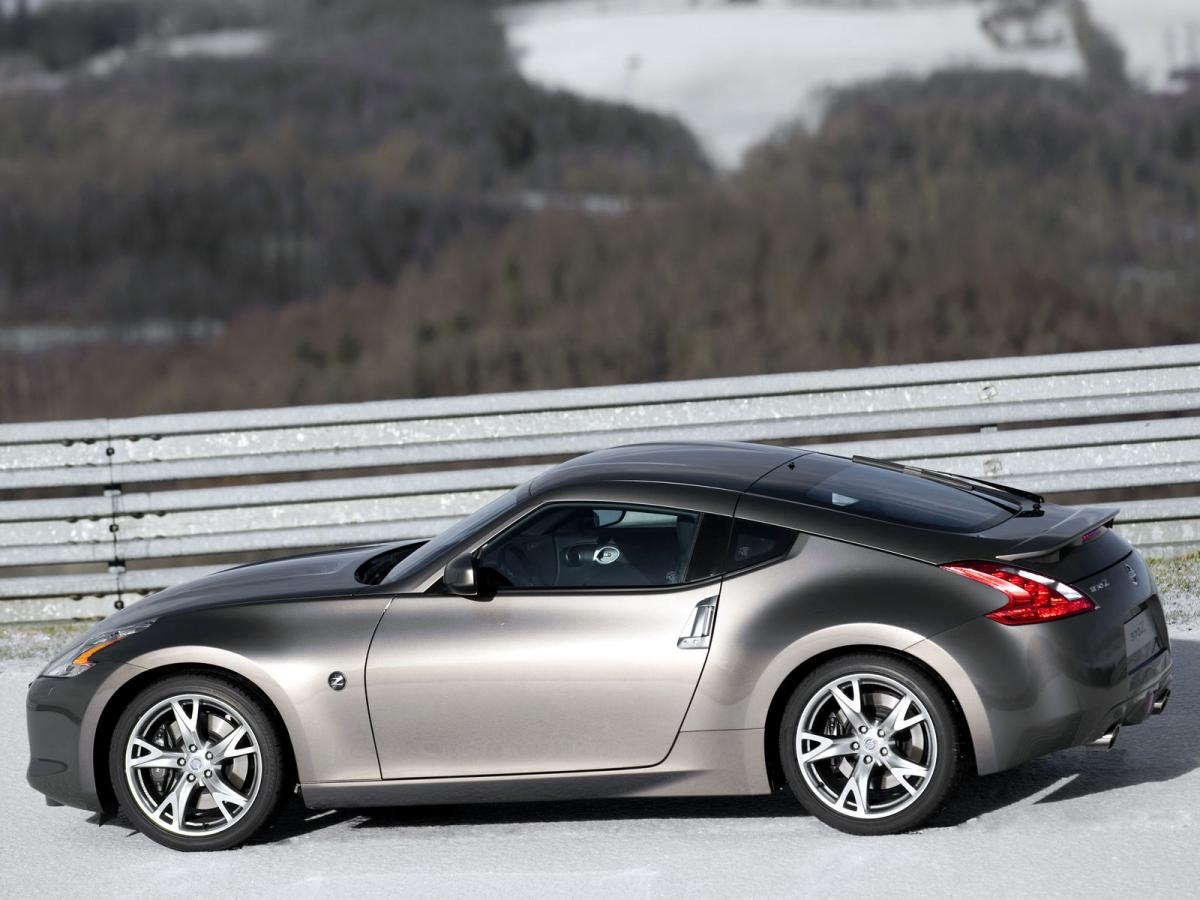 Nissan 370Z technical specifications and fuel economy